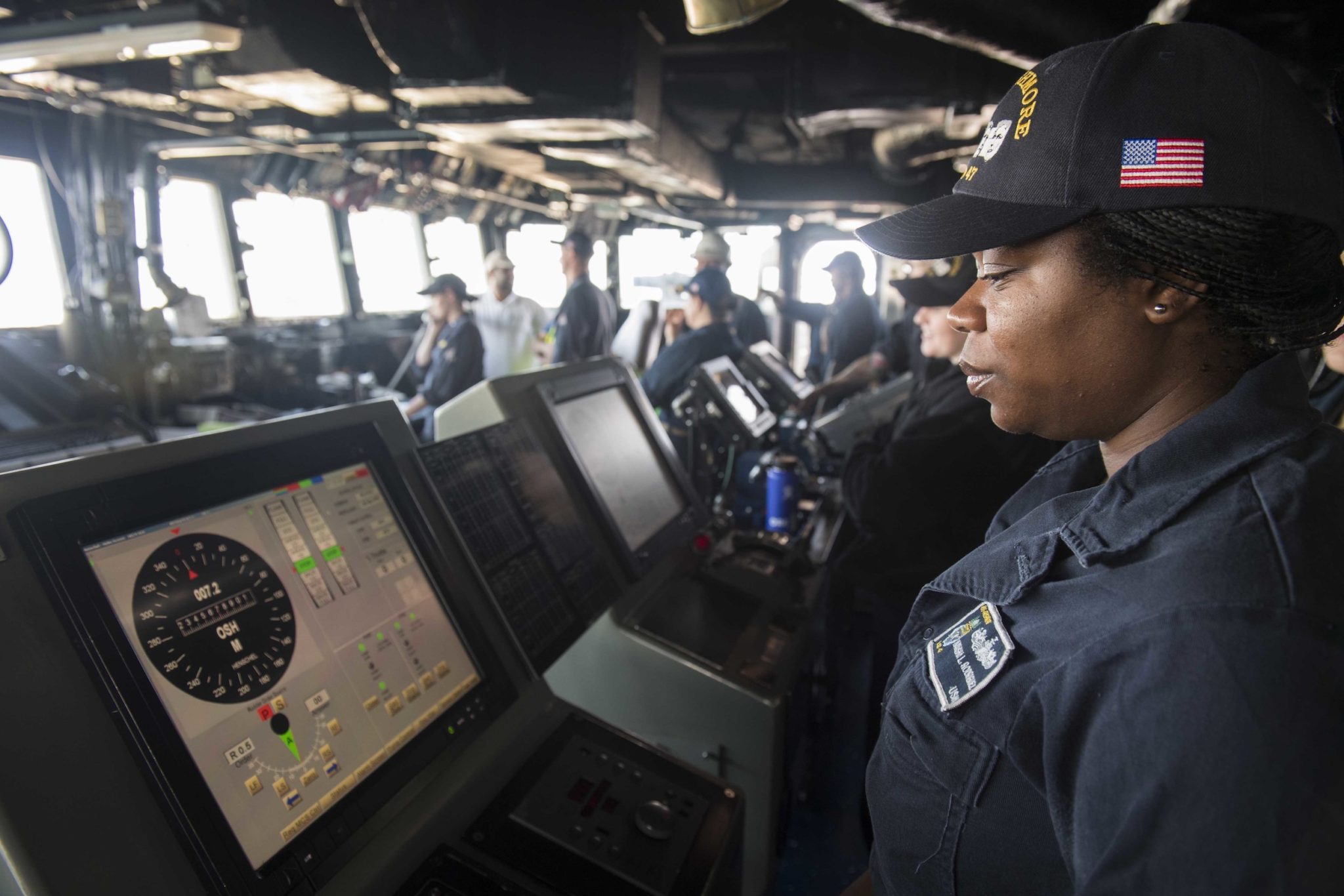 Americké námorníctvo nahradí dotykové obrazovky staromódnym ovládaním ...